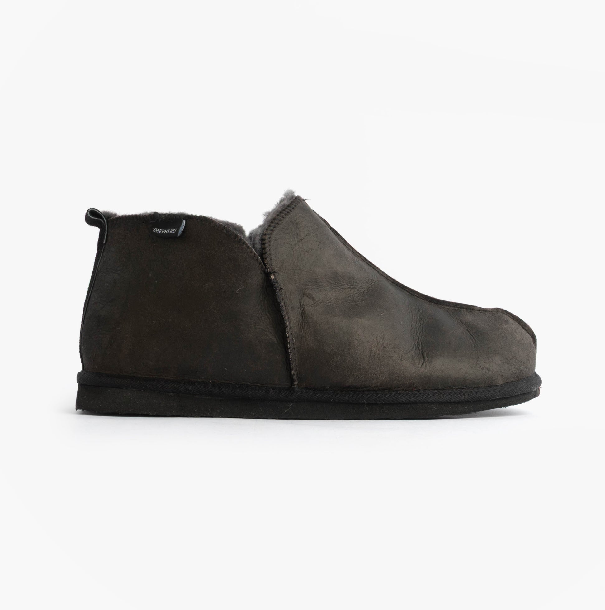 Shepherd ANTON Mens Slippers Matt Black | House Of Slippers